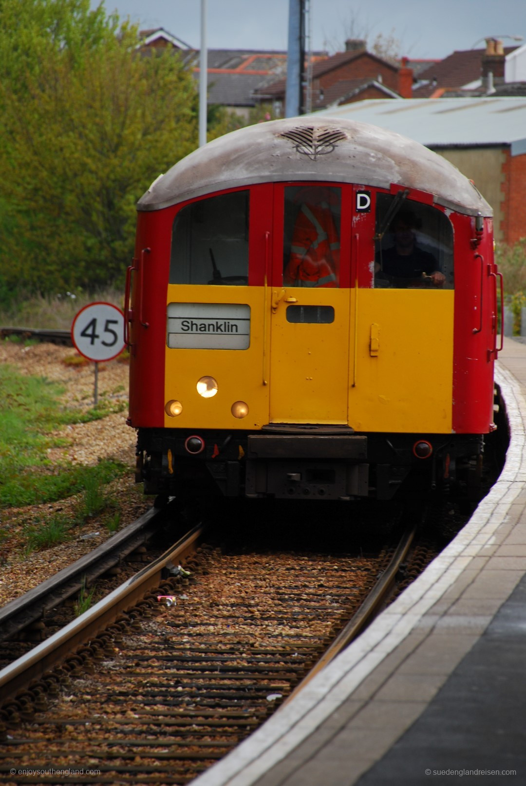 By tube to the sandy beach - The Island Line on the Isle of Wight