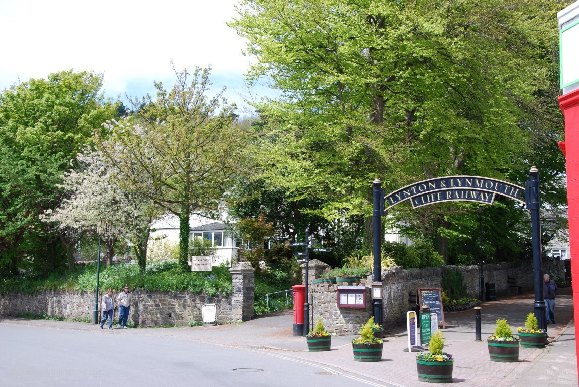 Lynton and Lynmouth Cliff Railway (Devon) - From Kent to Cornwall